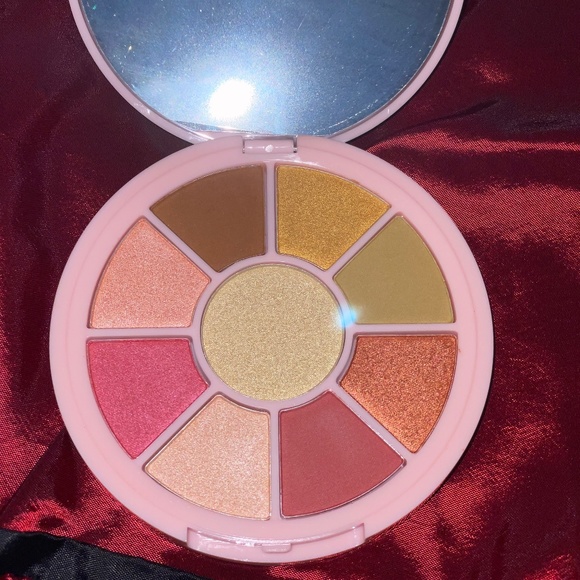 Revolution | Makeup | Eyeshadow Pallet Red Velvet | Poshmark